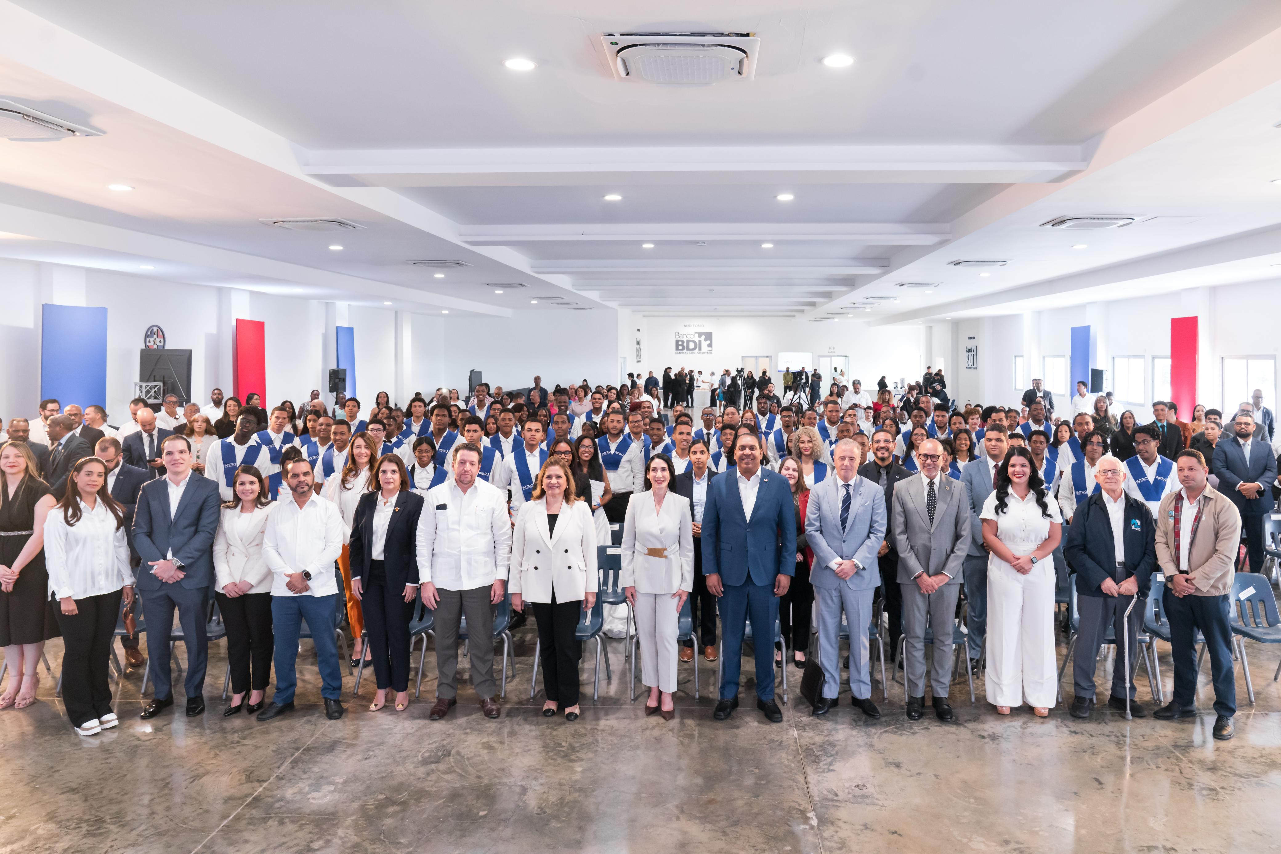 Ogtic gradúa 94 jóvenes en áreas STEM a través de su programa “Semillero Digital Intro ...